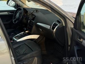 Brown Audi Q5 2011 in Riga, with an engine capacity of 2.00 L and mileage of 293 thousand km for 9800 €, photo 8 on AUTOMOTO.COM.LV