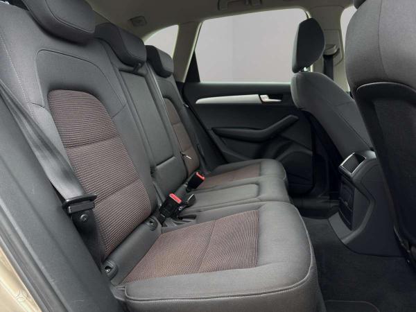 Brūns Audi Q5 2011 Kauņa, ar dzinēja tilpumu 2.00 L un nobraukumu 162 tūkst. km par 10999 €, foto 9 vietnē AUTOMOTO.COM.LV