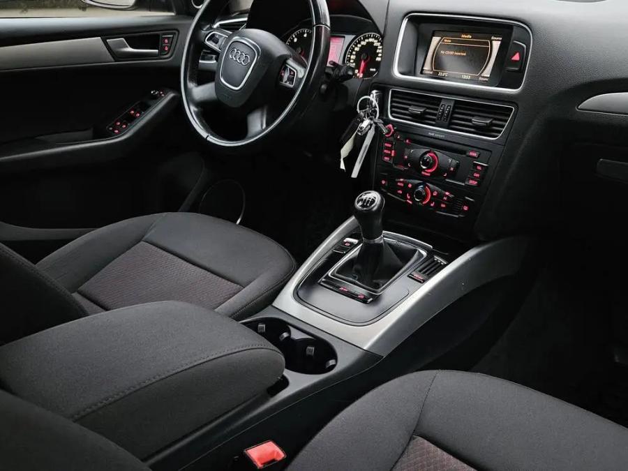 Brūns Audi Q5 2012 Jēkabpils, ar dzinēja tilpumu 2.00 L un nobraukumu 305 tūkst. km par 9990 €, foto 19 vietnē AUTOMOTO.COM.LV