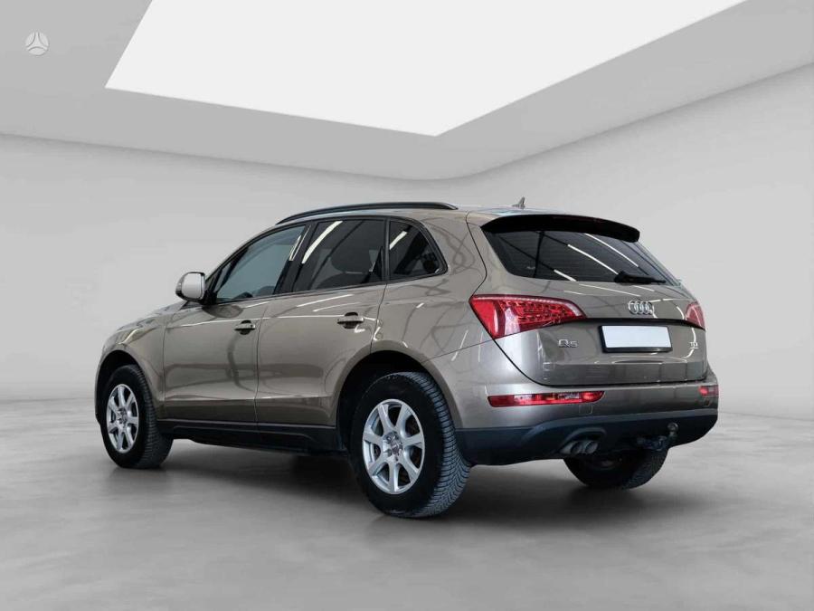 Brūns Audi Q5 2012 Kauņa, ar dzinēja tilpumu 2.00 L un nobraukumu 291 tūkst. km par 9390 €, foto 5 vietnē AUTOMOTO.COM.LV