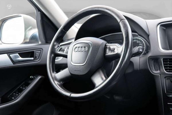 Brown Audi Q5 2012 in Kaunas, with an engine capacity of 2.00 L and mileage of 291 thousand km for 9390 €, photo 11 on AUTOMOTO.COM.LV