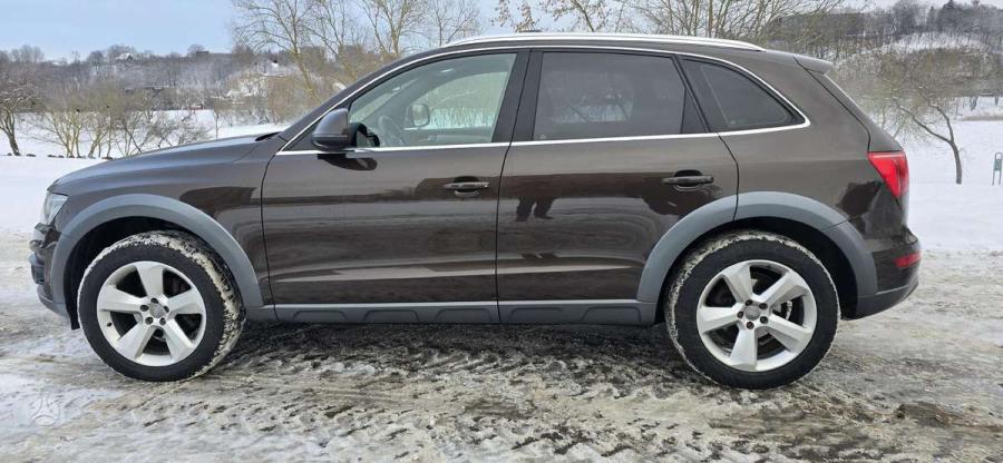 Brown Audi Q5 2013 in Kaunas, with an engine capacity of 1.97 L and mileage of 266 thousand km for 11900 €, photo 9 on AUTOMOTO.COM.LV