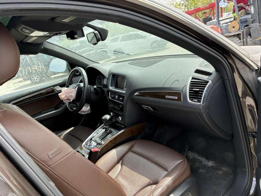 Brown Audi Q5 2013 in Vilnius, with an engine capacity of 1.98 L and mileage of 225 thousand km for 5900 €, photo 17 on AUTOMOTO.COM.LV