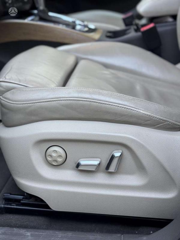 Brown Audi Q5 2013 in Mazeikiai, with an engine capacity of 3.00 L and mileage of 190 thousand km for 13100 €, photo 10 on AUTOMOTO.COM.LV