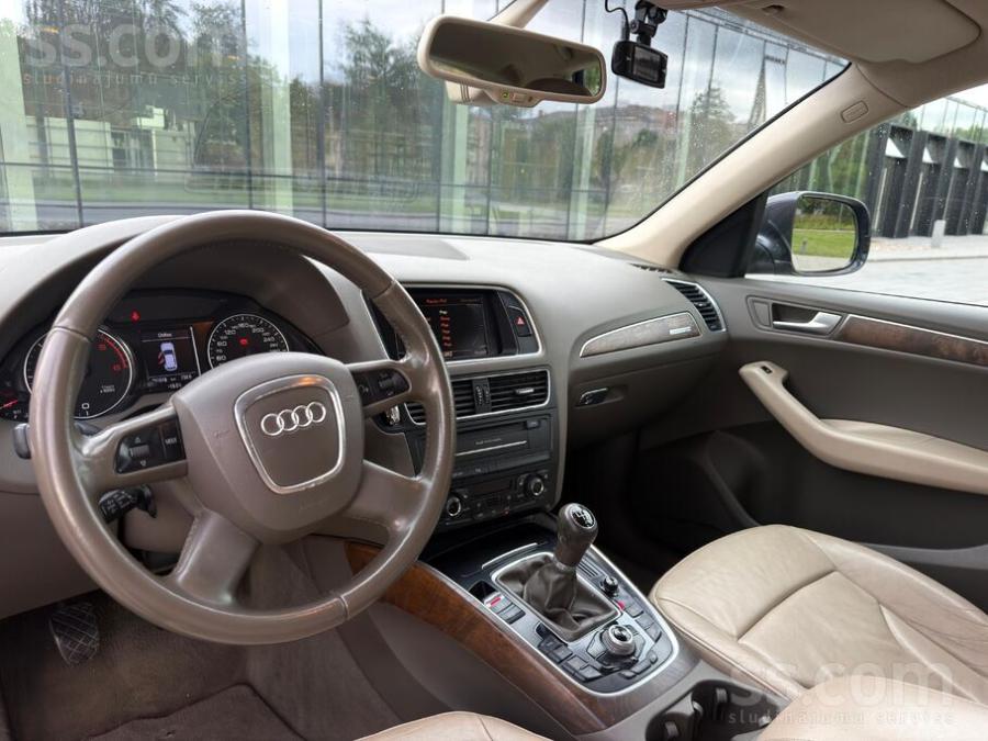 Brown Audi Q5 2009 in Riga, with an engine capacity of 2.00 L and mileage of 348 thousand km for 8931 €, photo 8 on AUTOMOTO.COM.LV