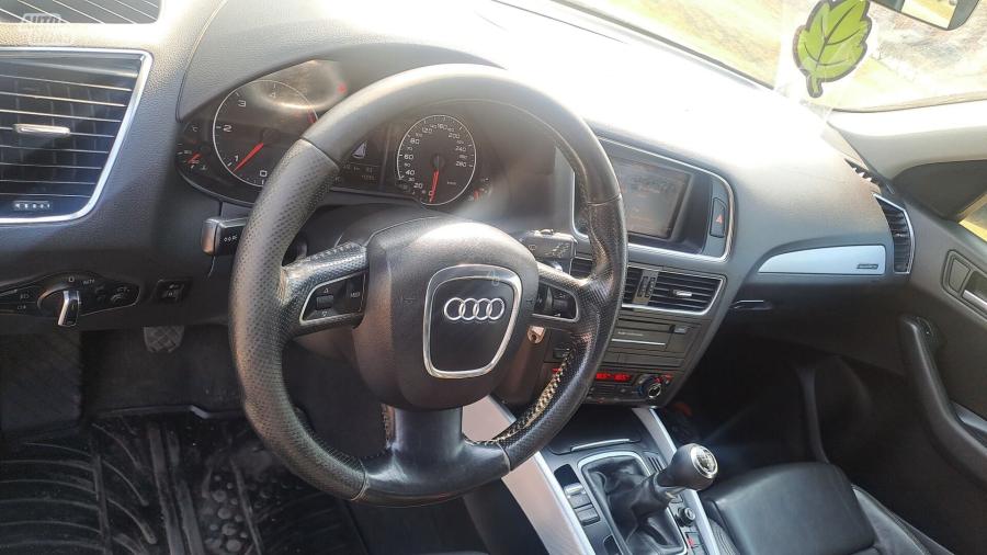 Audi Q5 2009 Viļņa, ar dzinēja tilpumu 2.00 L un nobraukumu 289 tūkst. km par 8500 €, foto 24 vietnē AUTOMOTO.COM.LV