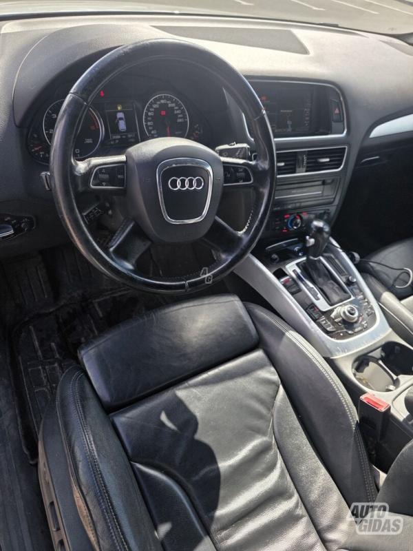 Audi Q5 2009 in Panevezys, with an engine capacity of 2.00 L and mileage of 243 thousand km for 8900 €, photo 7 on AUTOMOTO.COM.LV