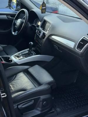 Audi Q5 2009 in Riga, with an engine capacity of 3.00 L and mileage of 298 thousand km for 5580 €, photo 9 on AUTOMOTO.COM.LV