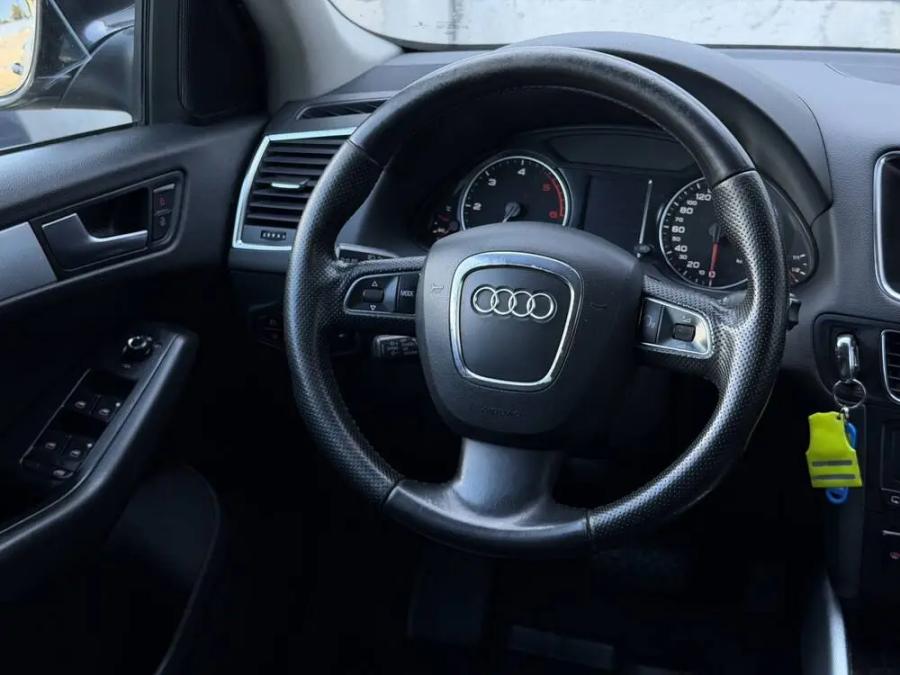Audi Q5 2009 in Riga, with an engine capacity of 3.00 L and mileage of 298 thousand km for 5580 €, photo 15 on AUTOMOTO.COM.LV