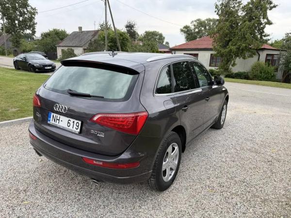 Audi Q5 2009 in Ventspils, with an engine capacity of 3.00 L and mileage of 286 thousand km for 9500 €, photo 4 on AUTOMOTO.COM.LV