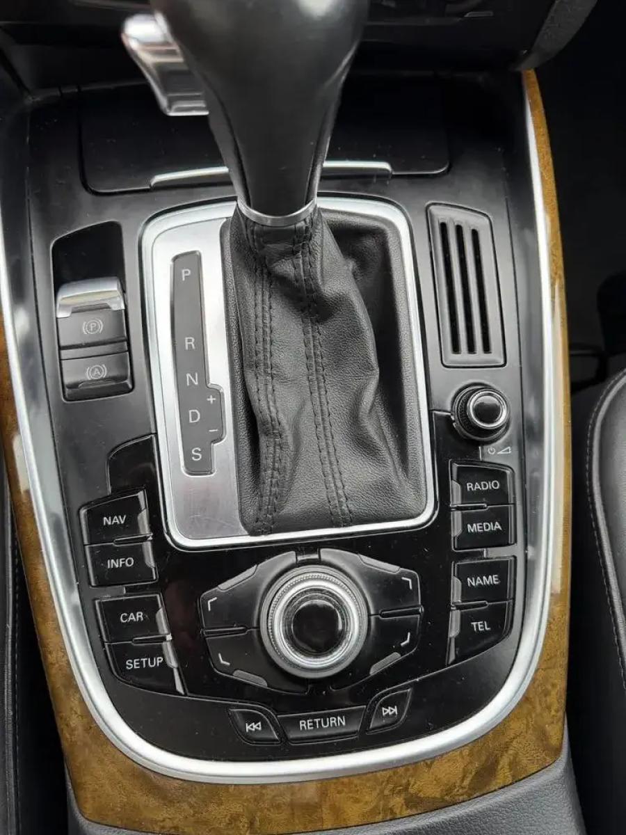 Audi Q5 2009 in Ventspils, with an engine capacity of 3.00 L and mileage of 286 thousand km for 9500 €, photo 24 on AUTOMOTO.COM.LV