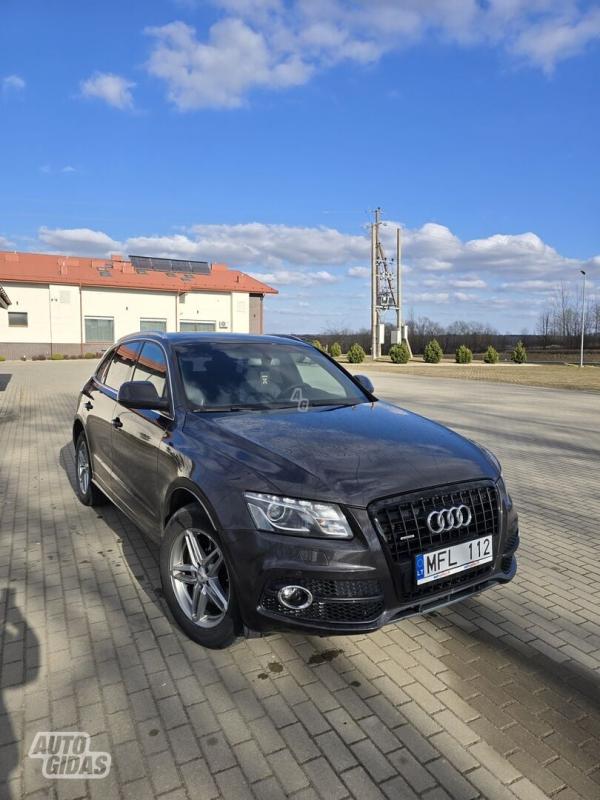 Audi Q5 2010 in Naujoji Akmene, with an engine capacity of 3.00 L and mileage of 360 thousand km for 6800 €, photo 2 on AUTOMOTO.COM.LV