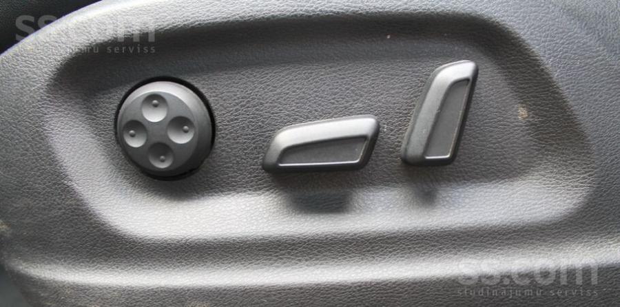 Audi Q5 2010 in Riga, with an engine capacity of 3.00 L and mileage of 0 thousand km for 9590 €, photo 17 on AUTOMOTO.COM.LV
