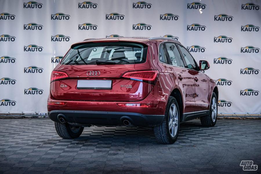 Audi Q5 2010 in Kaunas, with an engine capacity of 3.00 L and mileage of 250 thousand km for 9490 €, photo 4 on AUTOMOTO.COM.LV