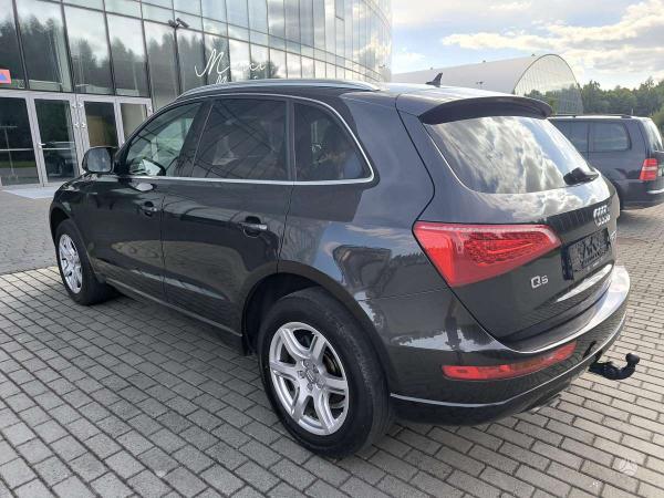 Audi Q5 2010 in Siauliai, with an engine capacity of 1.97 L and mileage of 286 thousand km for 9600 €, photo 7 on AUTOMOTO.COM.LV