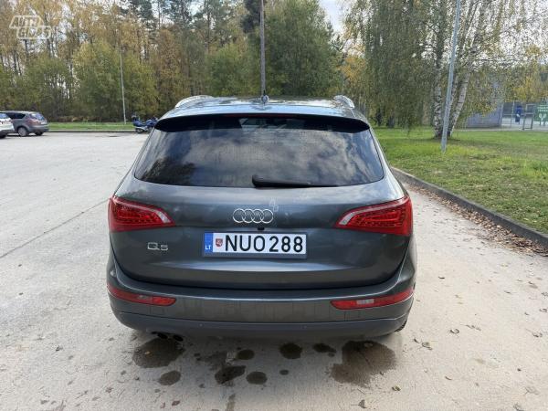 Audi Q5 2010 in Visaginas on AUTOMOTO.COM.LV Audi Q5 2010 in Visaginas, with an engine capacity of 2.00 L and mileage of 301 thousand km for 8800 €, photo 6 on AUTOMOTO.COM.LV