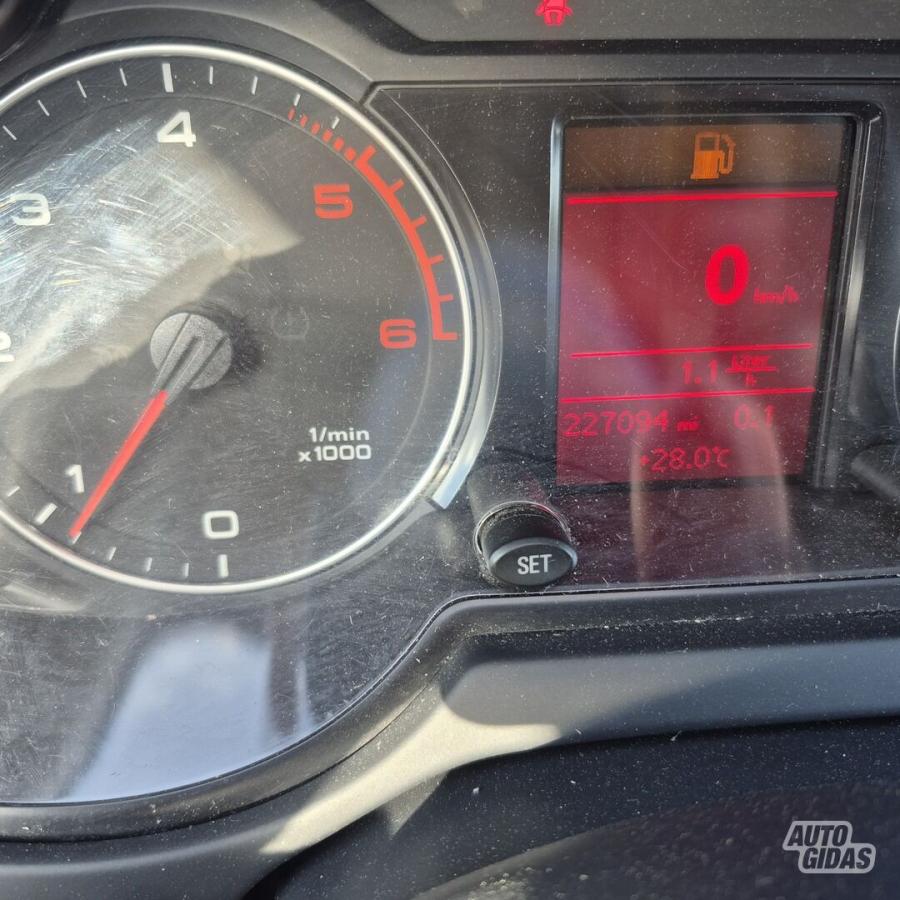 Audi Q5 2011 in Radviliskis, with an engine capacity of 2.00 L and mileage of 360 thousand km for 5500 €, photo 20 on AUTOMOTO.COM.LV
