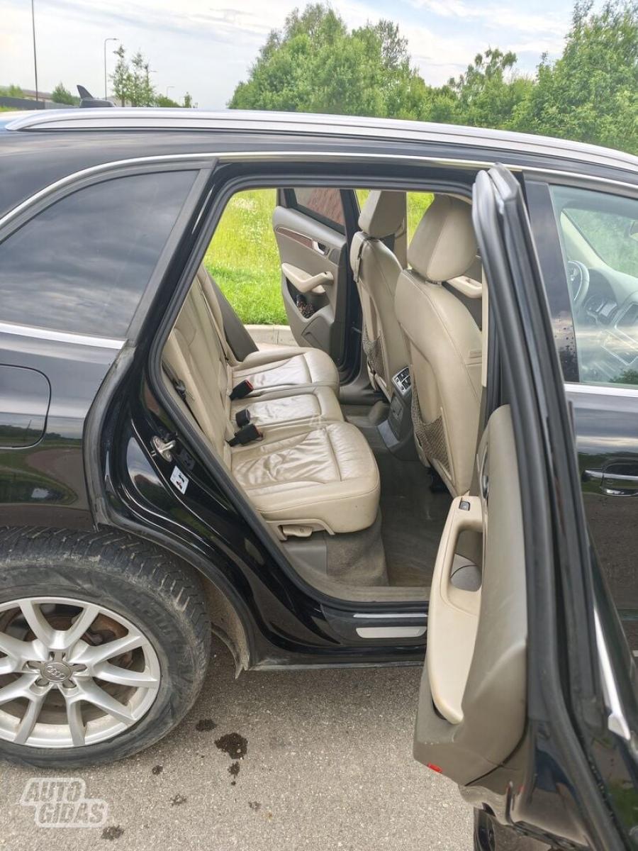 Audi Q5 2011 in Vilnius, with an engine capacity of 3.20 L and mileage of 300 thousand km for 6300 €, photo 17 on AUTOMOTO.COM.LV