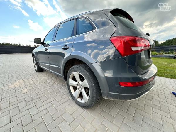 Audi Q5 2011 in Vilnius on AUTOMOTO.COM.LV Audi Q5 2011 in Vilnius, with an engine capacity of 2.00 L and mileage of 207 thousand km for 7200 €, photo 3 on AUTOMOTO.COM.LV