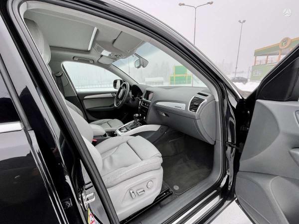 Audi Q5 2013 in Siauliai, with an engine capacity of 2.00 L and mileage of 244 thousand km for 14300 €, photo 10 on AUTOMOTO.COM.LV