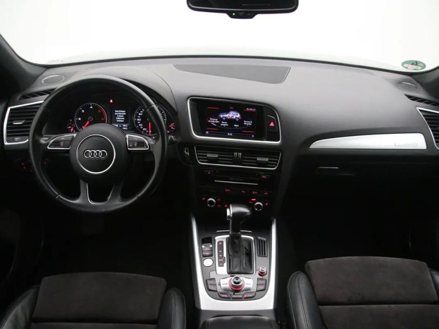 Audi Q5 2016 in Vilnius, with an engine capacity of 2.00 L and mileage of 156 thousand km for 17699 €, photo 3 on AUTOMOTO.COM.LV