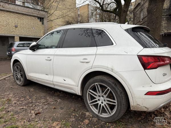 Audi Q5 2018 in Vilnius, with an engine capacity of 2.00 L and mileage of 290 thousand km for 13500 €, photo 3 on AUTOMOTO.COM.LV