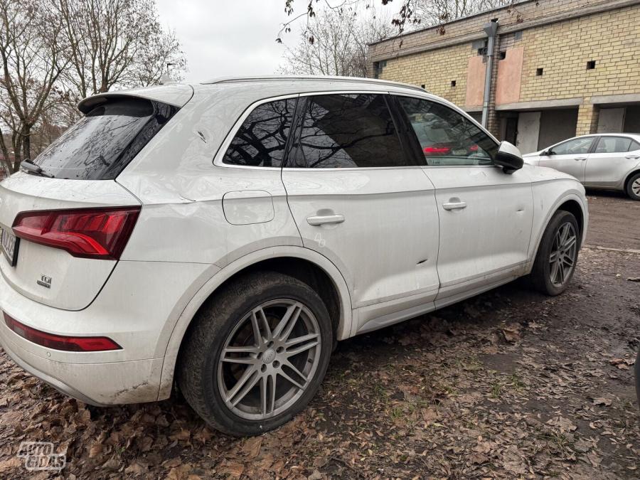 Audi Q5 2018 in Vilnius, with an engine capacity of 2.00 L and mileage of 290 thousand km for 13500 €, photo 4 on AUTOMOTO.COM.LV