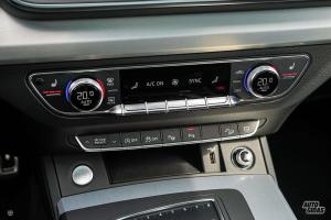Audi Q5 2019 in Kaunas, with an engine capacity of 3.00 L and mileage of 252 thousand km for 24750 €, photo 22 on AUTOMOTO.COM.LV