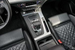Audi Q5 2019 in Kaunas, with an engine capacity of 3.00 L and mileage of 252 thousand km for 24750 €, photo 23 on AUTOMOTO.COM.LV