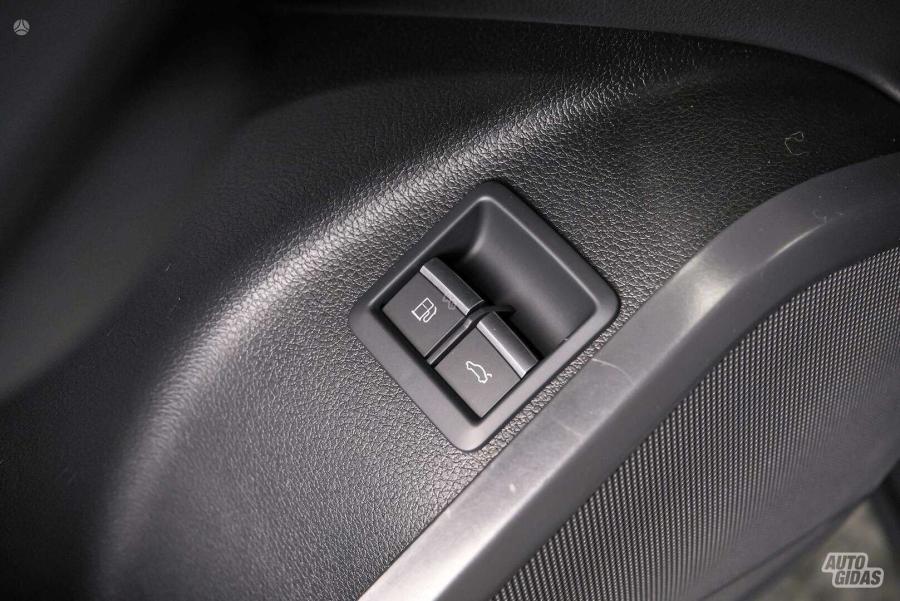 Audi Q5 2021 in Marijampole, with an engine capacity of 2.00 L and mileage of 193 thousand km for 28950 €, photo 31 on AUTOMOTO.COM.LV