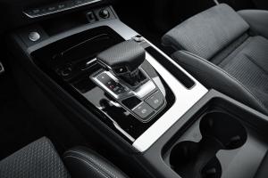 Audi Q5 2024 Mārupe, ar dzinēja tilpumu 2.00 L un nobraukumu 13 tūkst. km par 38750 €, foto 25 vietnē AUTOMOTO.COM.LV