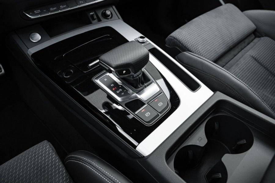 Audi Q5 2024 Mārupe, ar dzinēja tilpumu 2.00 L un nobraukumu 13 tūkst. km par 38750 €, foto 25 vietnē AUTOMOTO.COM.LV