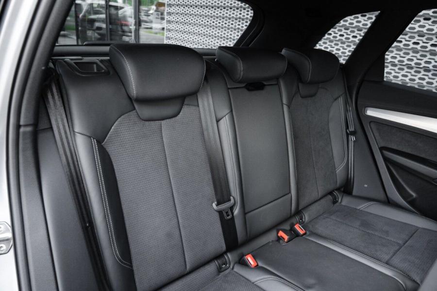 Audi Q5 2024 Mārupe, ar dzinēja tilpumu 2.00 L un nobraukumu 13 tūkst. km par 38750 €, foto 26 vietnē AUTOMOTO.COM.LV