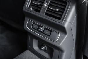 Audi Q5 2024 Mārupe, ar dzinēja tilpumu 2.00 L un nobraukumu 13 tūkst. km par 38750 €, foto 27 vietnē AUTOMOTO.COM.LV
