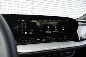 Audi Q5 2025 Mārupe, ar dzinēja tilpumu 2.00 L un nobraukumu 18 tūkst. km par 59900 €, foto 21 vietnē AUTOMOTO.COM.LV