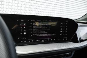 Audi Q5 2025 Mārupe, ar dzinēja tilpumu 2.00 L un nobraukumu 18 tūkst. km par 59900 €, foto 24 vietnē AUTOMOTO.COM.LV