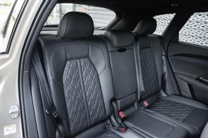Audi Q5 2025 Mārupe, ar dzinēja tilpumu 2.00 L un nobraukumu 18 tūkst. km par 59900 €, foto 33 vietnē AUTOMOTO.COM.LV