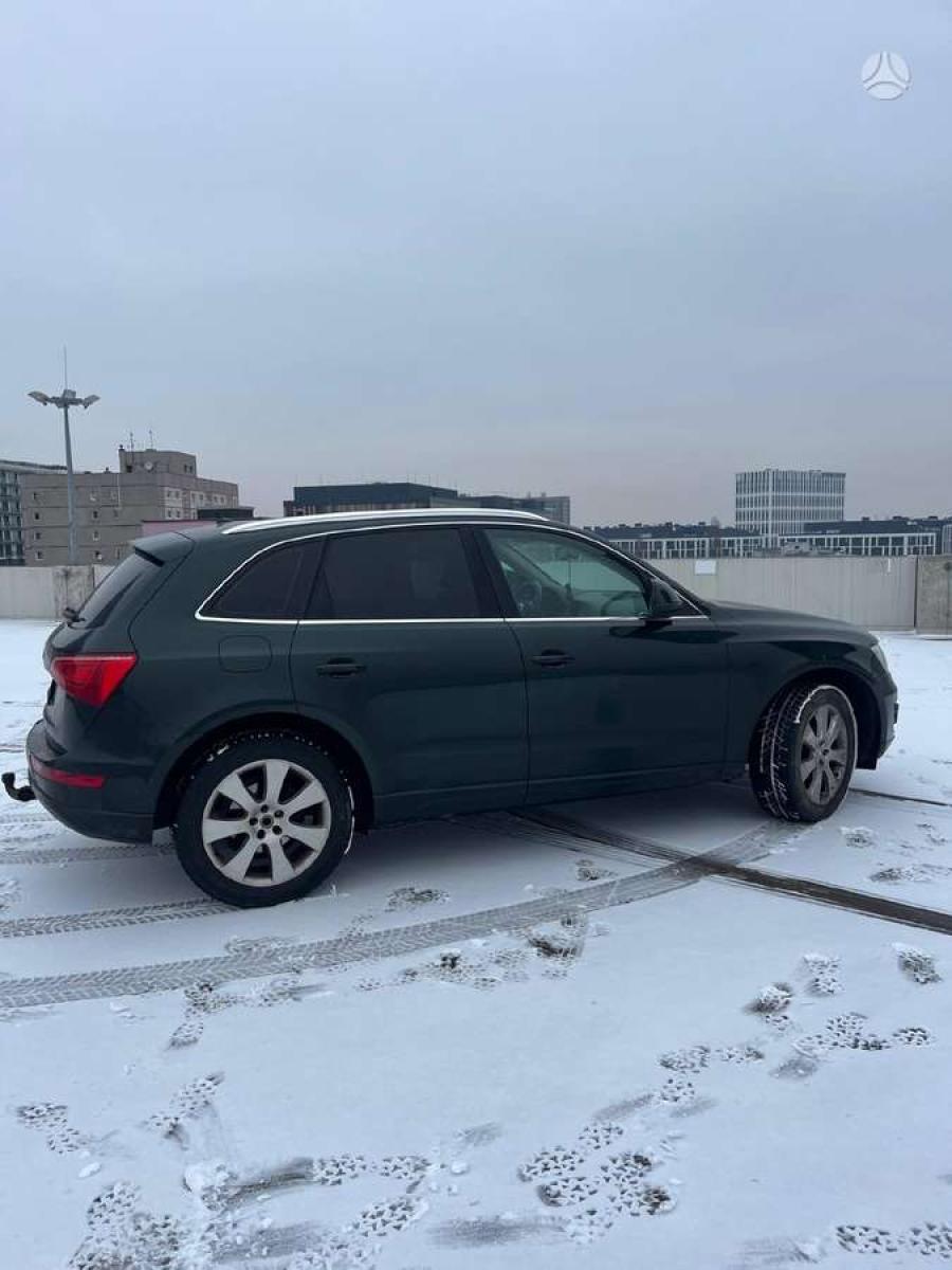 Green Audi Q5 2009 in Kaunas, with an engine capacity of 1.97 L and mileage of 244 thousand km for 8800 €, photo 2 on AUTOMOTO.COM.LV