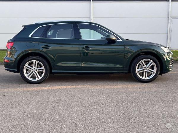 Audi Q5 2017 in Kaunas on AUTOMOTO.COM.LV Green Audi Q5 2017 in Kaunas, with an engine capacity of 1.98 L and mileage of 261 thousand km for 18600 €, photo 11 on AUTOMOTO.COM.LV
