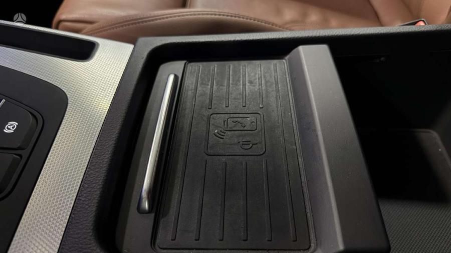 Green Audi Q5 2021 in Vilnius, with an engine capacity of 2.00 L and mileage of 121 thousand km for 36666 €, photo 19 on AUTOMOTO.COM.LV