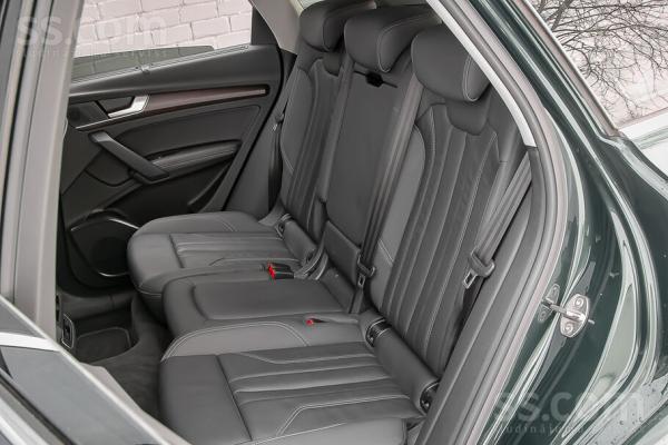 Zaļš Audi Q5 2022 Tukums, ar dzinēja tilpumu 2.00 L un nobraukumu 45 tūkst. km par 35990 €, foto 8 vietnē AUTOMOTO.COM.LV