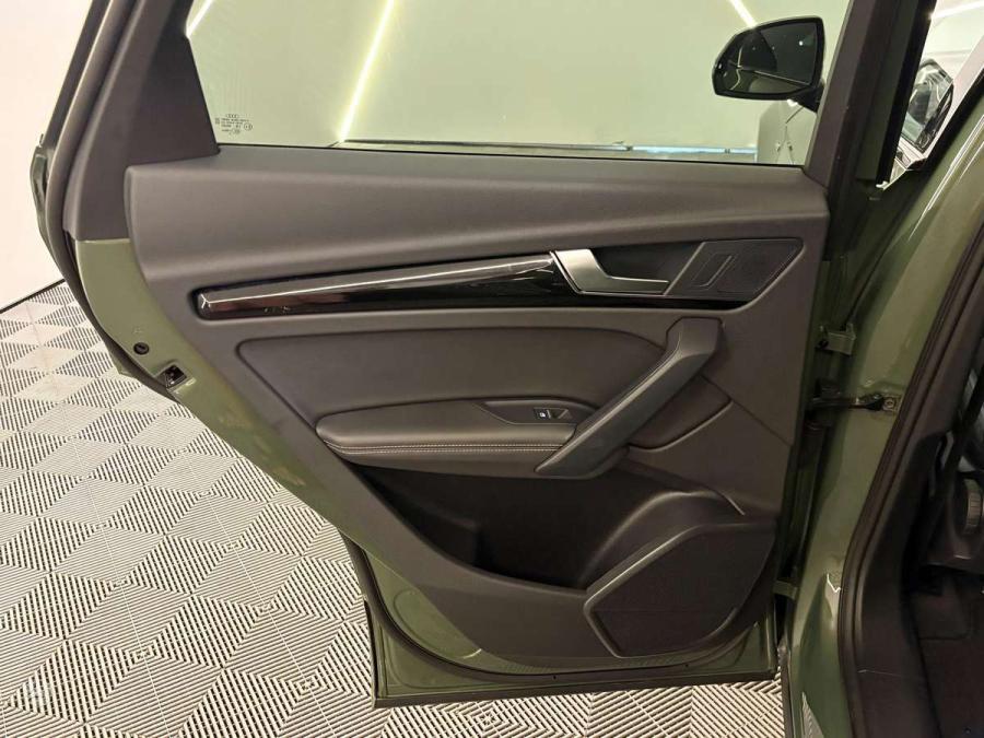 Green Audi Q5 2023 in Marijampole, with an engine capacity of 1.97 L and mileage of 244 thousand km for 27999 €, photo 11 on AUTOMOTO.COM.LV