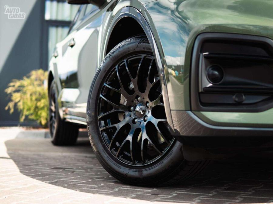 Green Audi Q5 2024 in Marijampole, with an engine capacity of 2.00 L and mileage of 38 thousand km for 40450 €, photo 7 on AUTOMOTO.COM.LV
