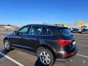 Grey Audi Q5 2008 in Panevezys, with an engine capacity of 2.97 L and mileage of 301 thousand km for 8700 €, photo 3 on AUTOMOTO.COM.LV