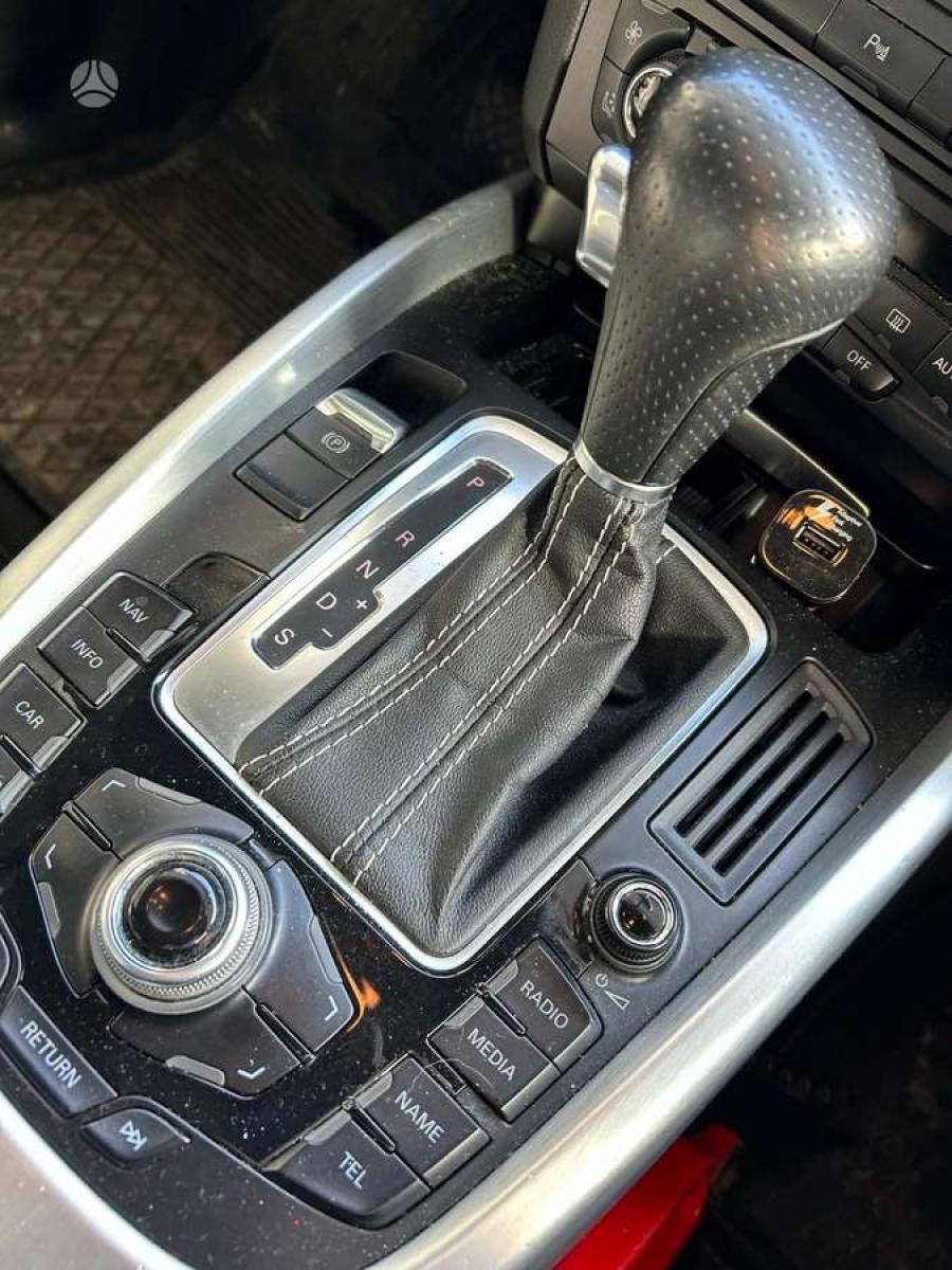 Grey Audi Q5 2008 in Panevezys, with an engine capacity of 2.97 L and mileage of 301 thousand km for 8700 €, photo 8 on AUTOMOTO.COM.LV