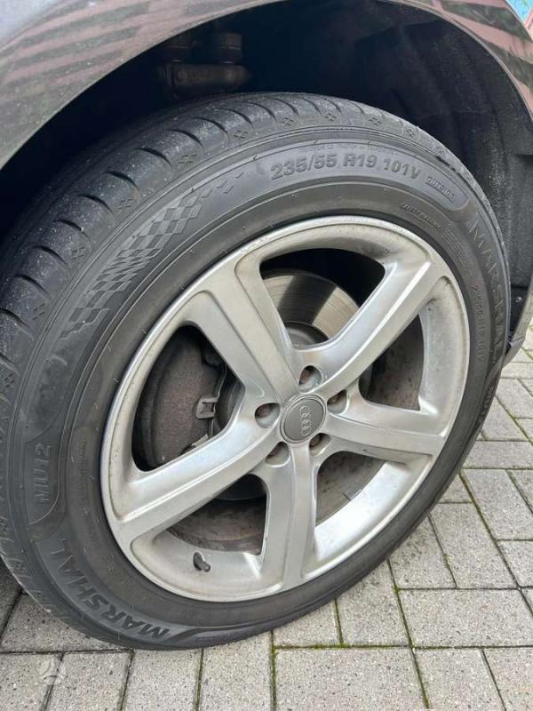 Grey Audi Q5 2008 in Panevezys, with an engine capacity of 2.97 L and mileage of 301 thousand km for 8700 €, photo 10 on AUTOMOTO.COM.LV