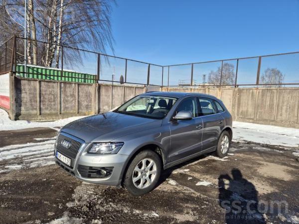 Pelēks Audi Q5 2009 Rīga, ar dzinēja tilpumu 2.00 L un nobraukumu 238 tūkst. km par 8500 €, foto 3 vietnē AUTOMOTO.COM.LV