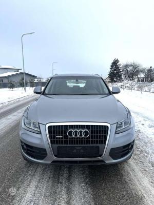 Grey Audi Q5 2009 in Ukmerge, with an engine capacity of 1.97 L and mileage of 219 thousand km for 7950 €, photo 2 on AUTOMOTO.COM.LV