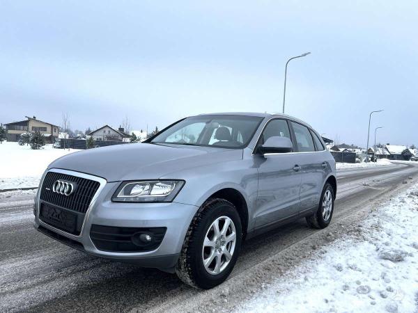 Grey Audi Q5 2009 in Ukmerge, with an engine capacity of 1.97 L and mileage of 219 thousand km for 7950 €, photo 3 on AUTOMOTO.COM.LV