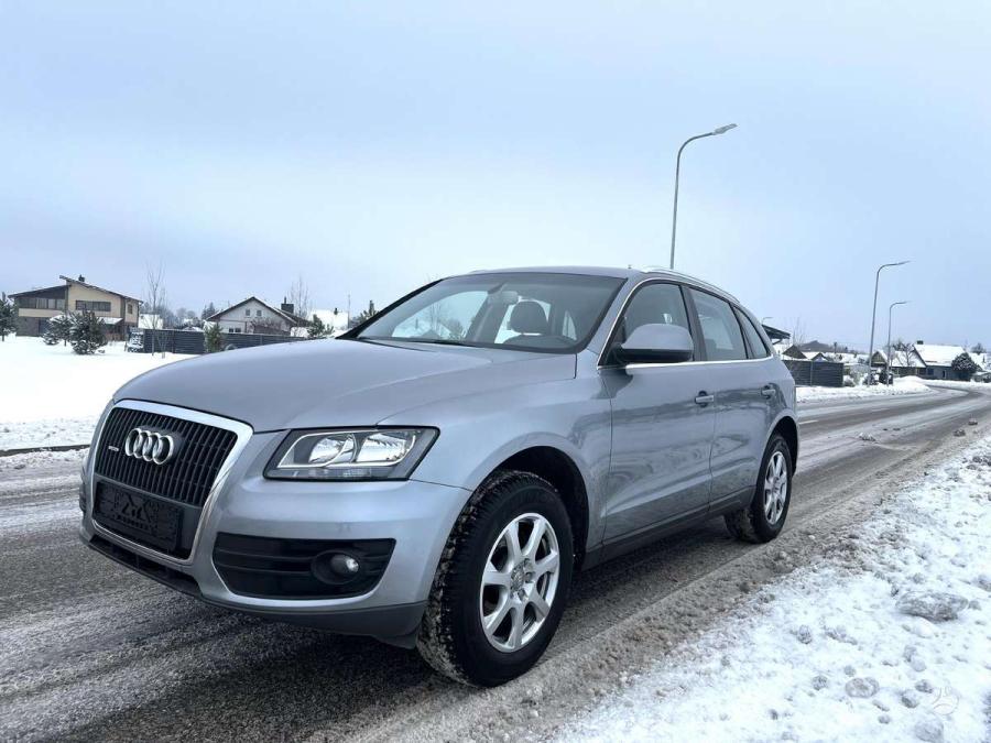 Grey Audi Q5 2009 in Ukmerge, with an engine capacity of 1.97 L and mileage of 219 thousand km for 7950 €, photo 3 on AUTOMOTO.COM.LV